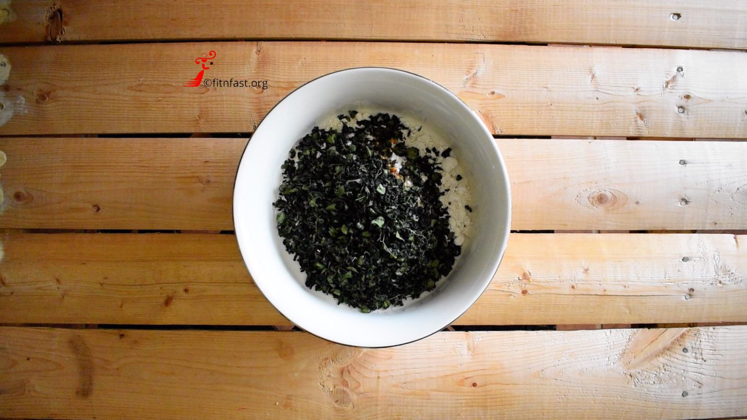 No-Fry Oats Moringa Mathri, Savory Indian Cracker | fitnfastrecipes